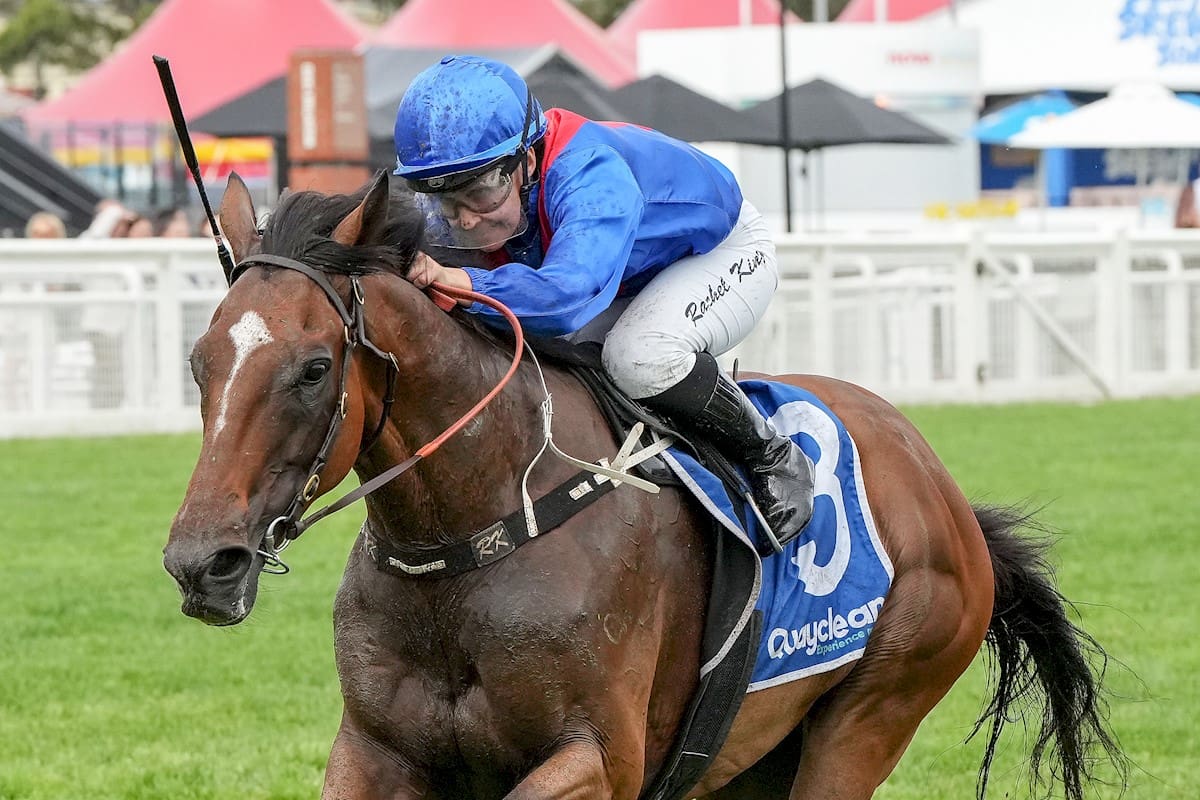 Arapaho & King Outstay Rivals In Zipping Classic Triumph