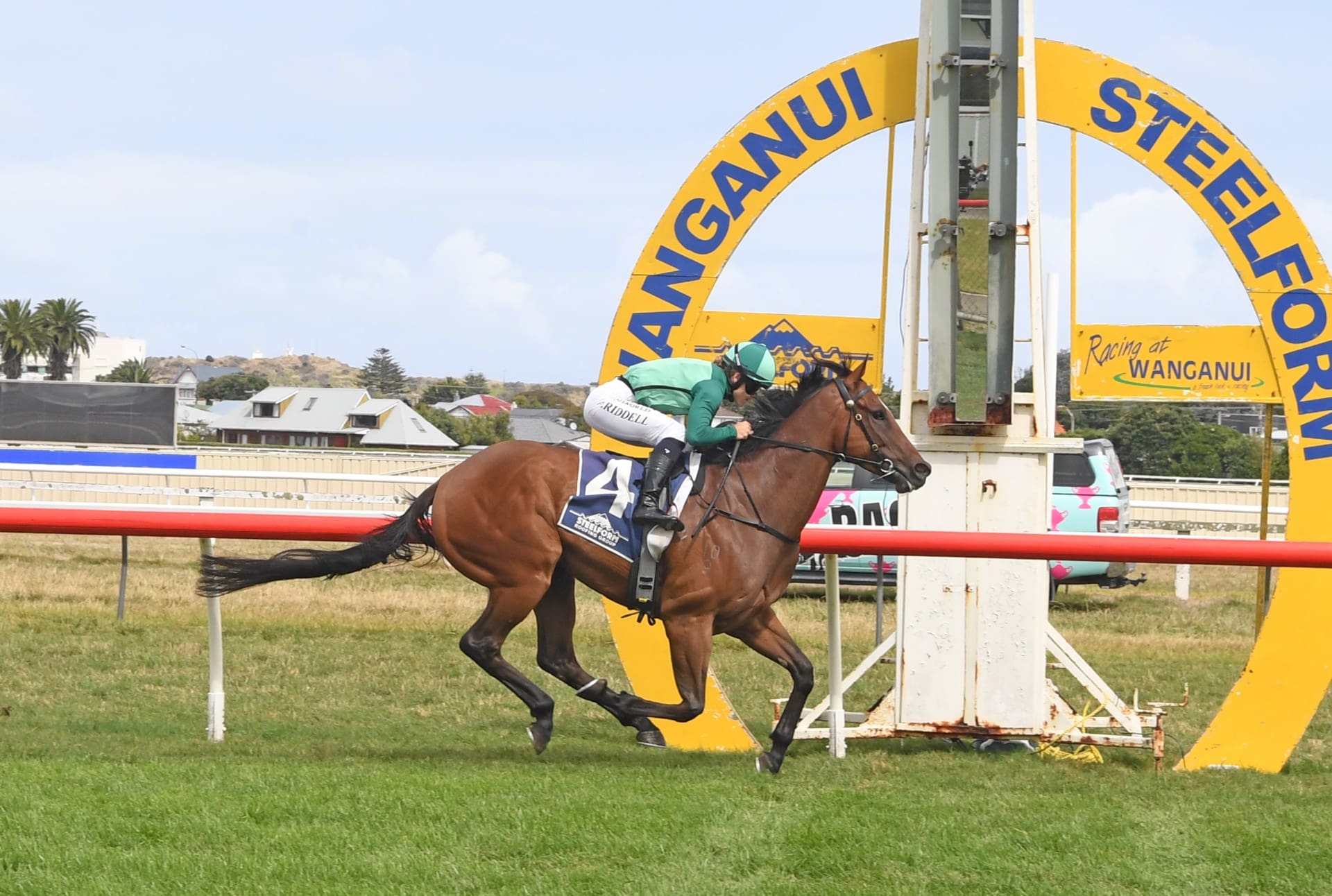 Mr Mojo Risin’ Wins Wanganui-Taranaki Open by Five Lengths